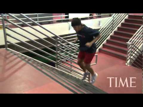 How They Train Speed Skating on stairs - YouTube