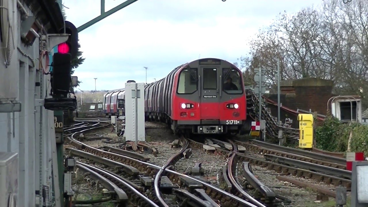 London Underground 1995 Stock 51711 and 51535 arriving into Golders ...