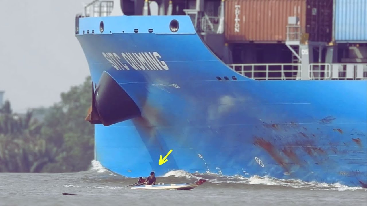 Thrilling Moment: Container Ships Passing Under the Bridge - YouTube