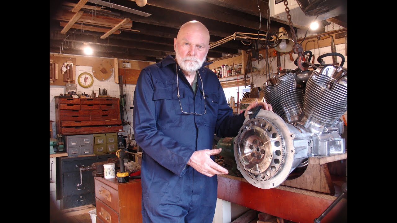 Morgan 3 wheeler workshop, Removing the clutch, flywheel and Centa cush ...