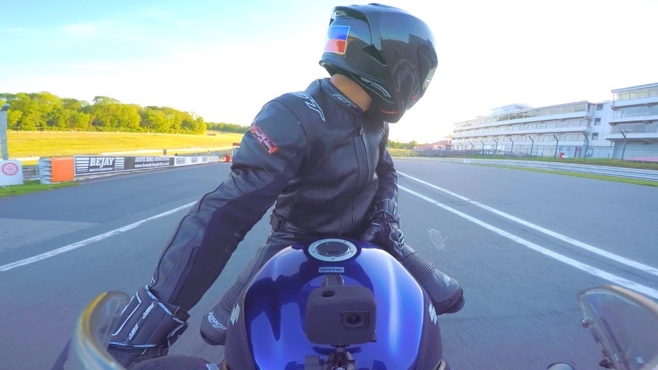 My first ever motorcycle track day | Brands hatch Indy | Beginners ...