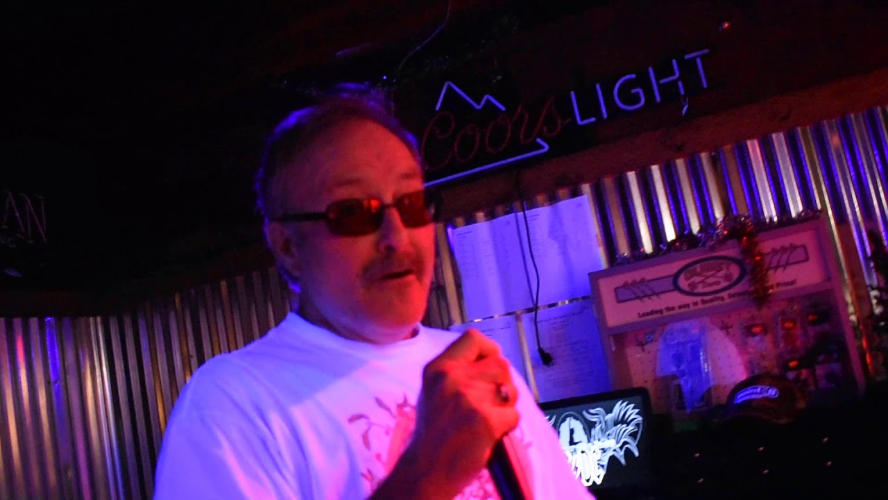 Santa plays the harmonica - YouTube