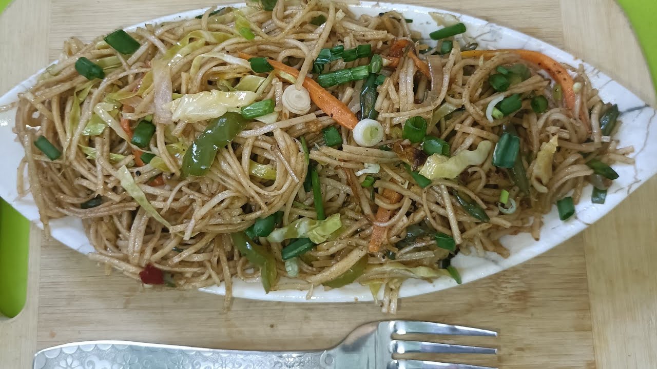 VEGE NOODLES RECIPE 😋 tasty chaumin recipe वेज नूडल्स रेसिपी😋 tasty and ...
