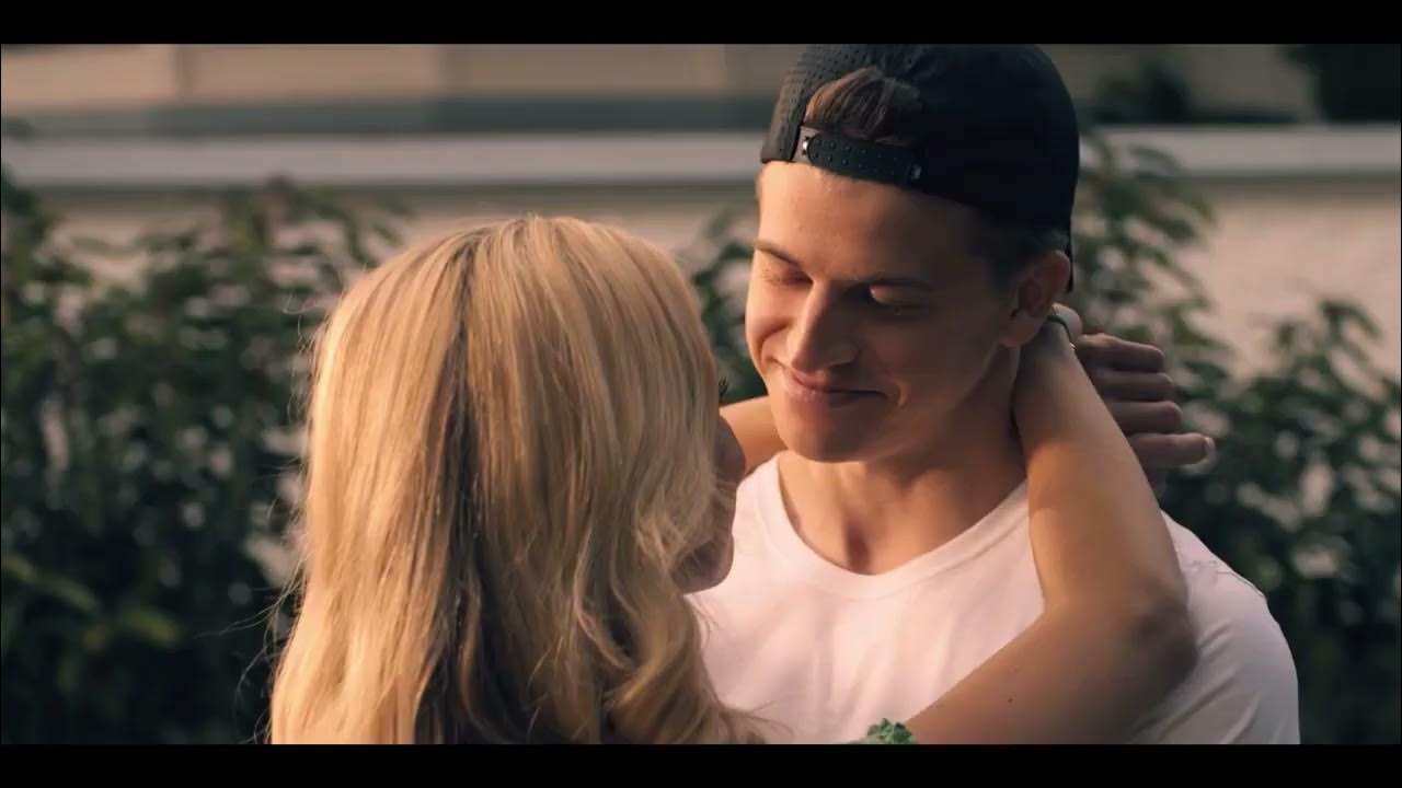One Of Us Is Lying Kiss Scenes — Addy And Jake Annalisa Cochrane And Barrett Carnahan Youtube