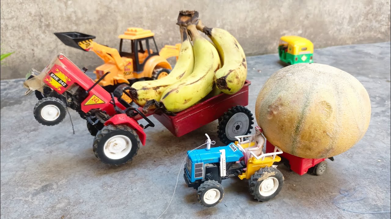 Tractor is carrying bananas and melons by overloading them || JCB #67 ...