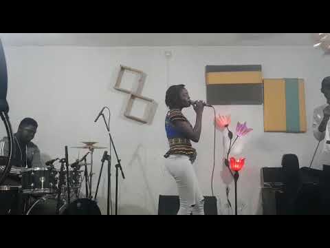 Esther  Madikani interprete SURPRISE de Fiston Mbuyi