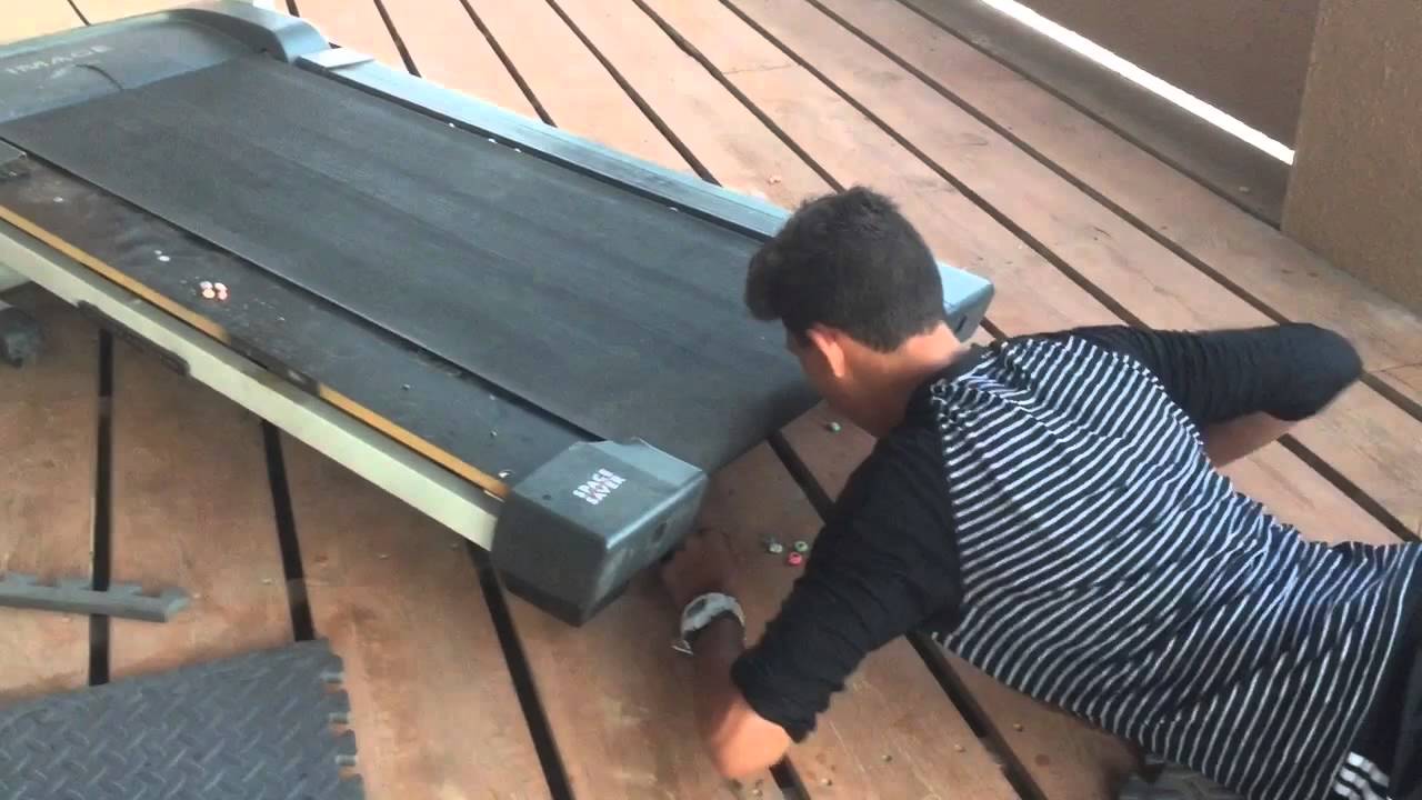 Treadmill Eating Challenge - YouTube