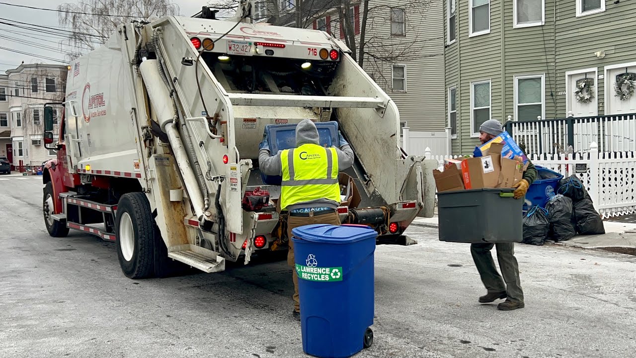 Capitol Waste Packing Heavy Post Xmas Recycling - YouTube