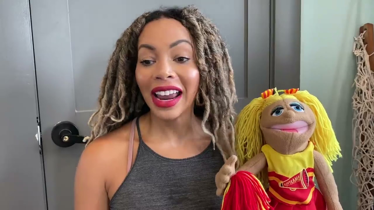Naiah and Elli Toys Show! Naiah Breaks Her Leg at Cheerleading Tryouts ...