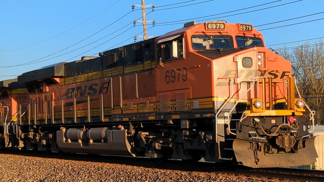 NS 110 With Hornshow And BNSF Leaser GECX Unit! - YouTube