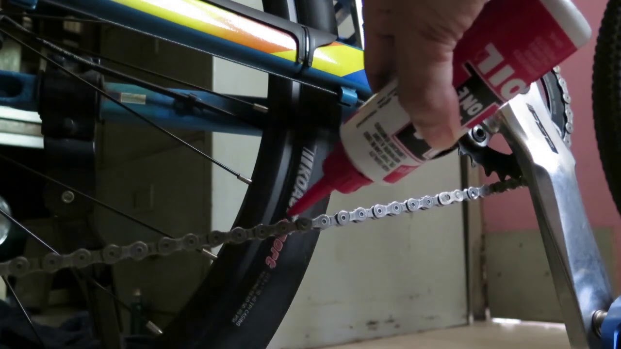 Simple Guide in Re-lubing Bicycle Chains - YouTube