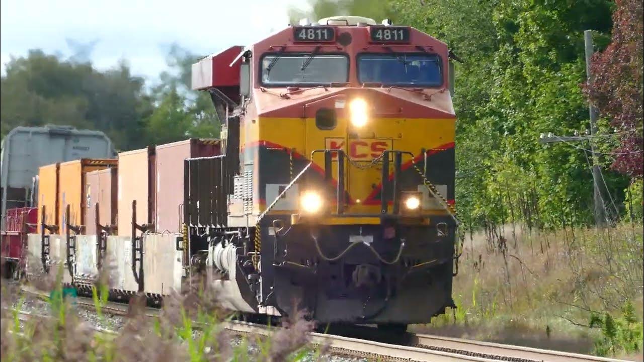 KCS 4811 East Passes Lovekin - YouTube