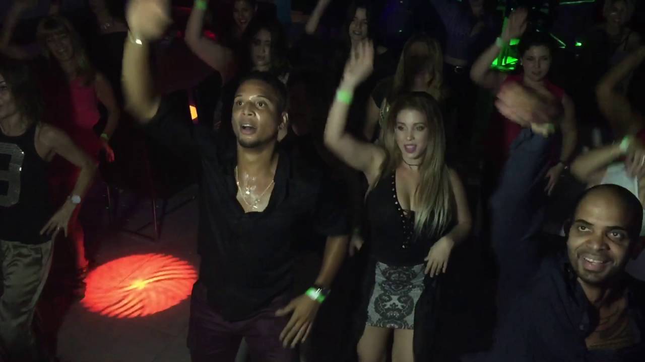 Baila con Micho and Abdel Baila Baila take over the Club in Miami - YouTube