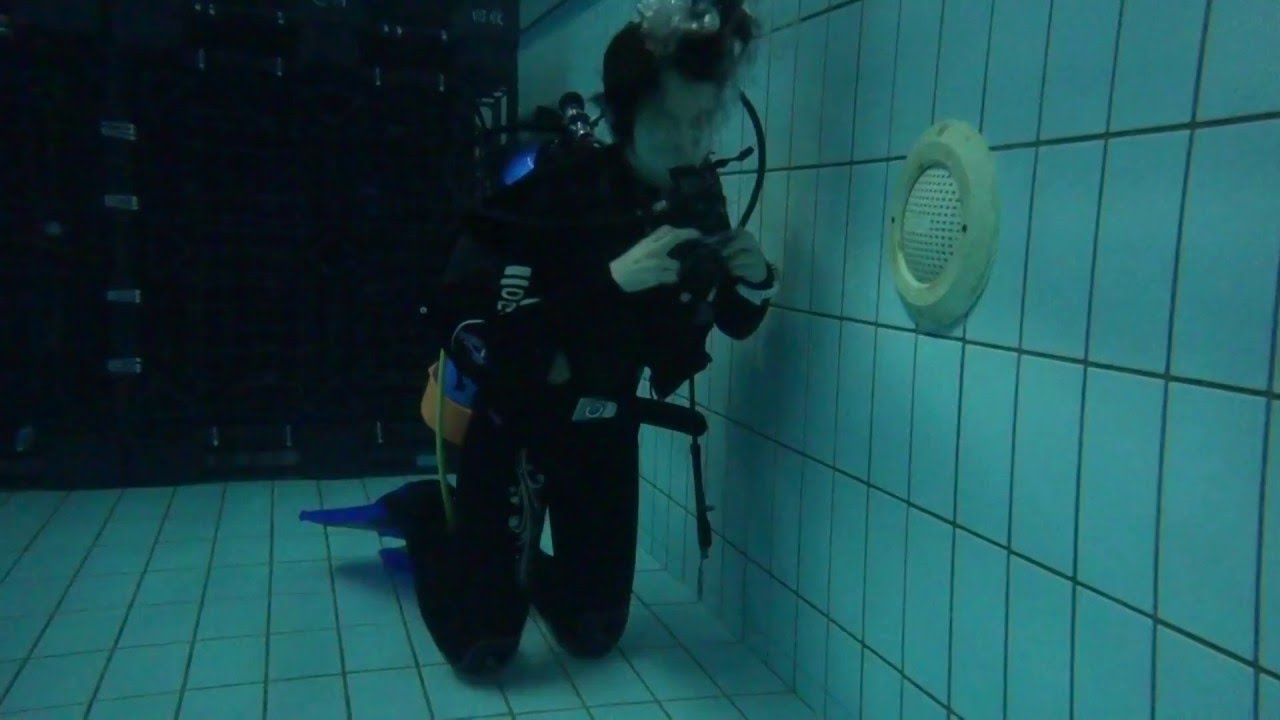 04052016 No mask underwater movement and mask recovery/clear practice ...