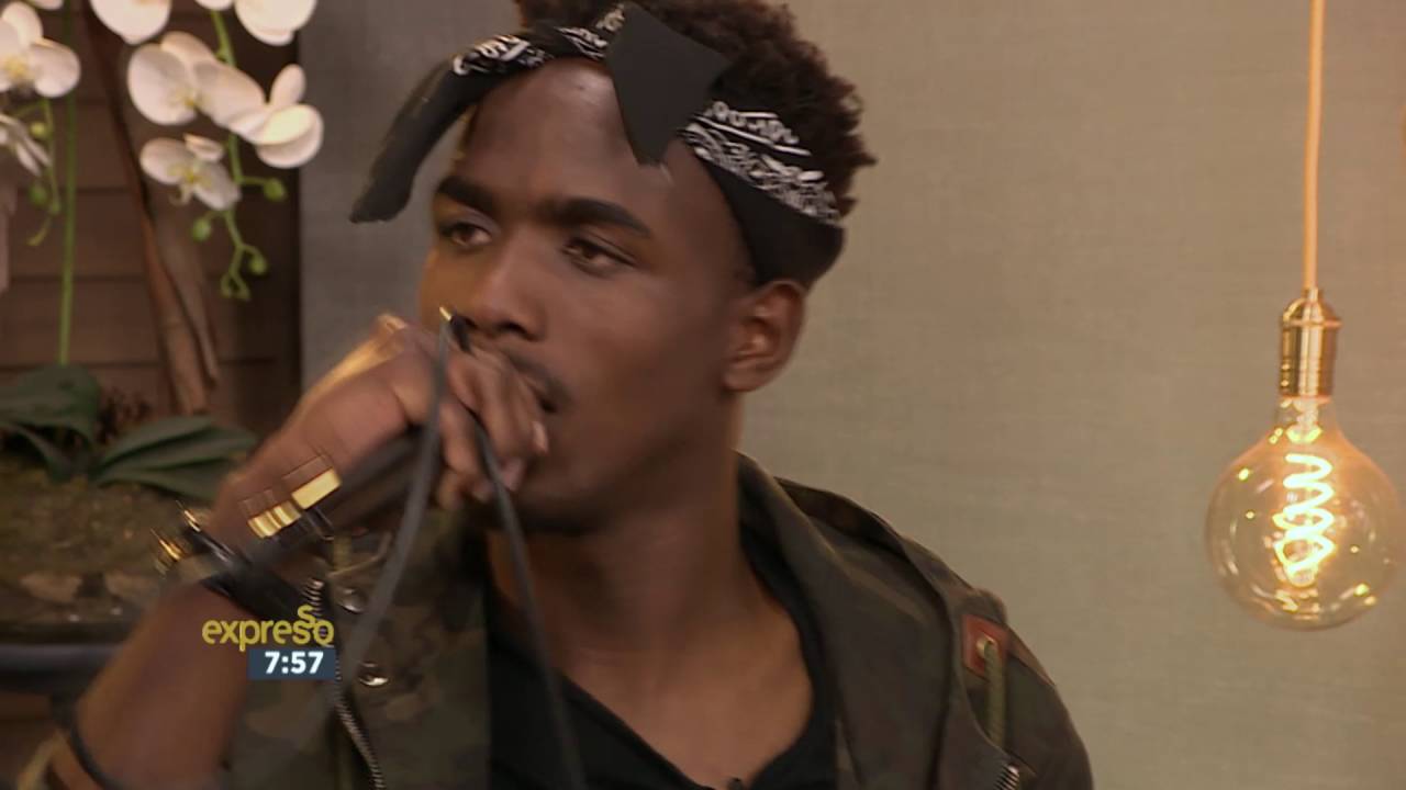 Zakwe perform "Ingoma " LIVE - YouTube