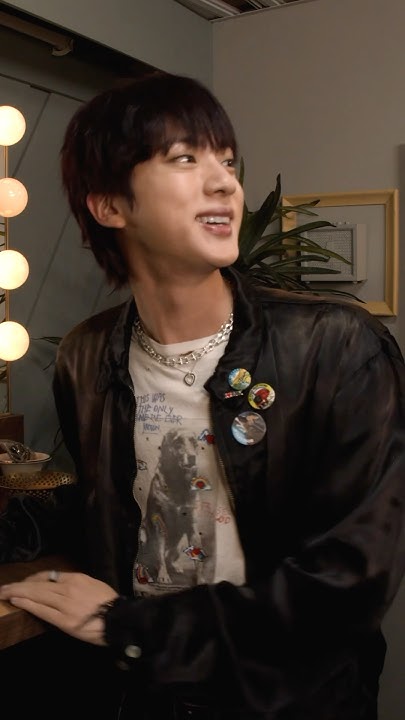 #BTS’ #Jin is Running Wild in Studio 6B 💜 #JinOnFallon #FallonTonight - YouTube