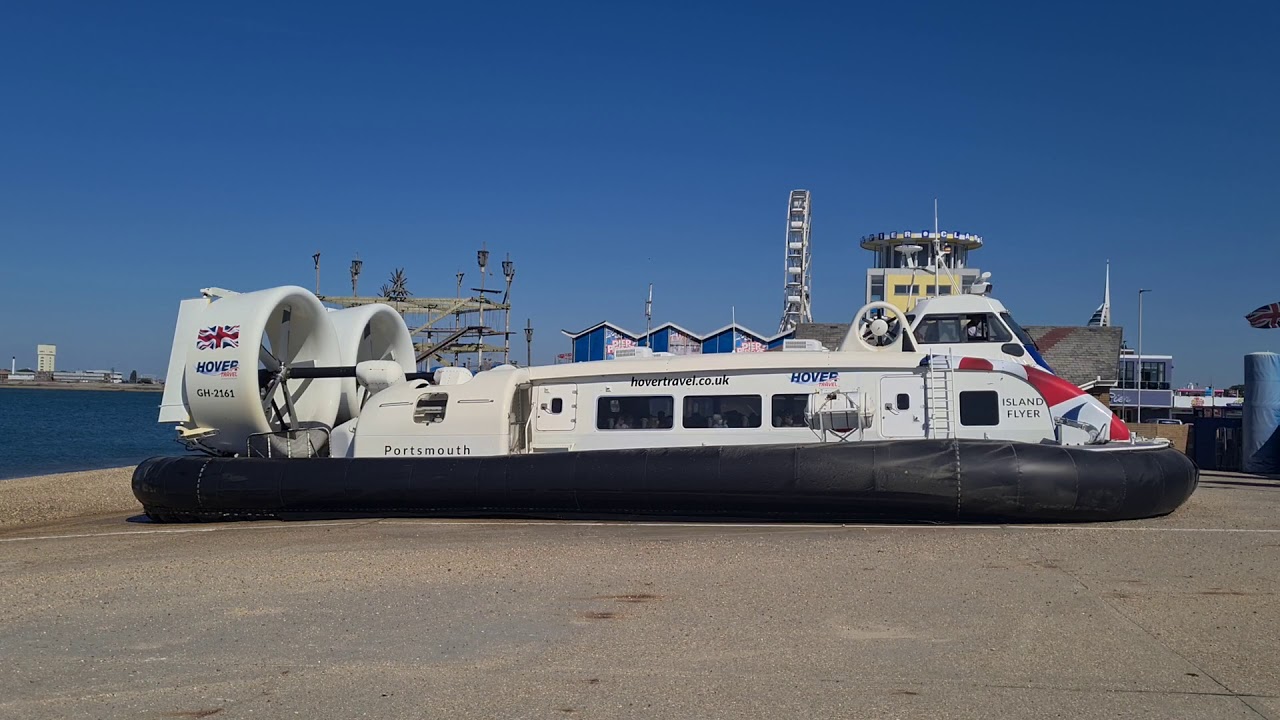 Hovercraft- Portsmouth to Island Of Wight - YouTube