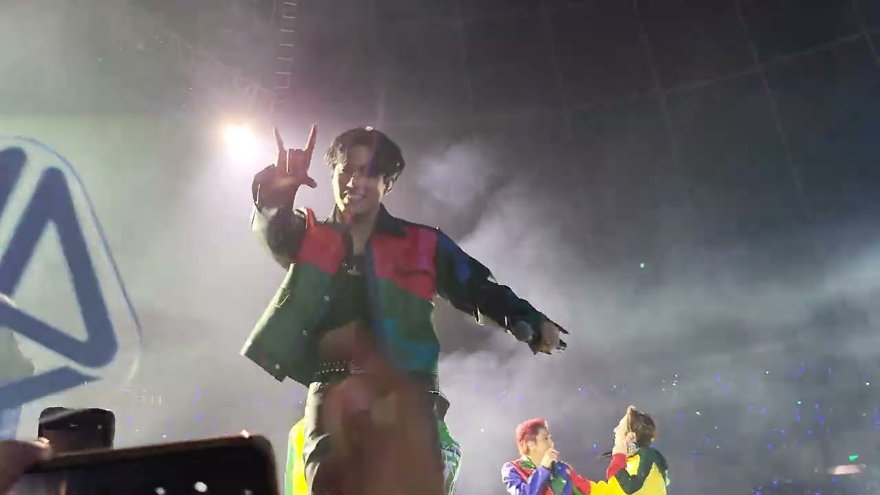 Love Yours w/ Oh Won Lee- SB19 WYAT Tour Manila 2022 @Smart Araneta ...