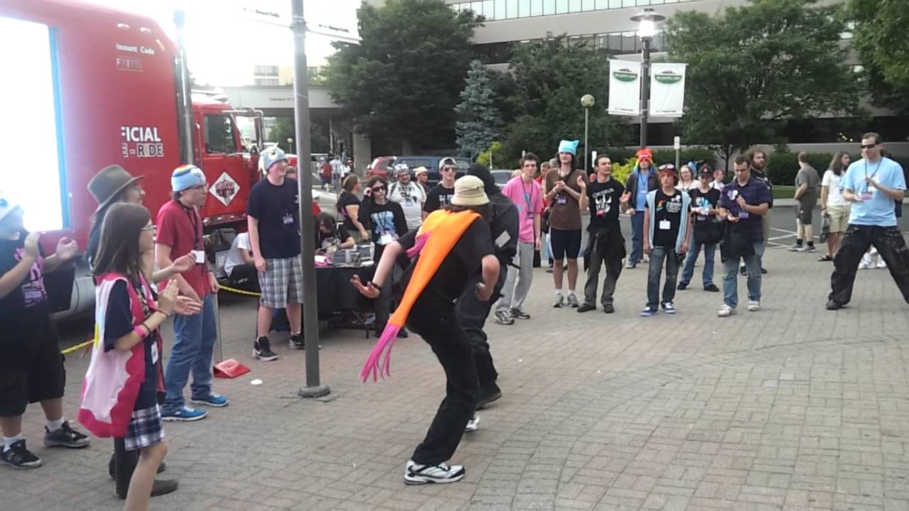 BronyCon Summer 2012 - Bronies Dance to Pony Swag! - YouTube