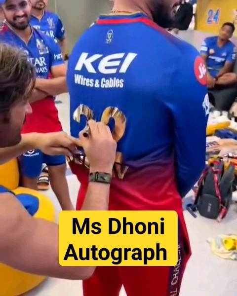 Ms Dhoni Autograph 🔥 #shorts #msdhoni #ipl2024 - YouTube