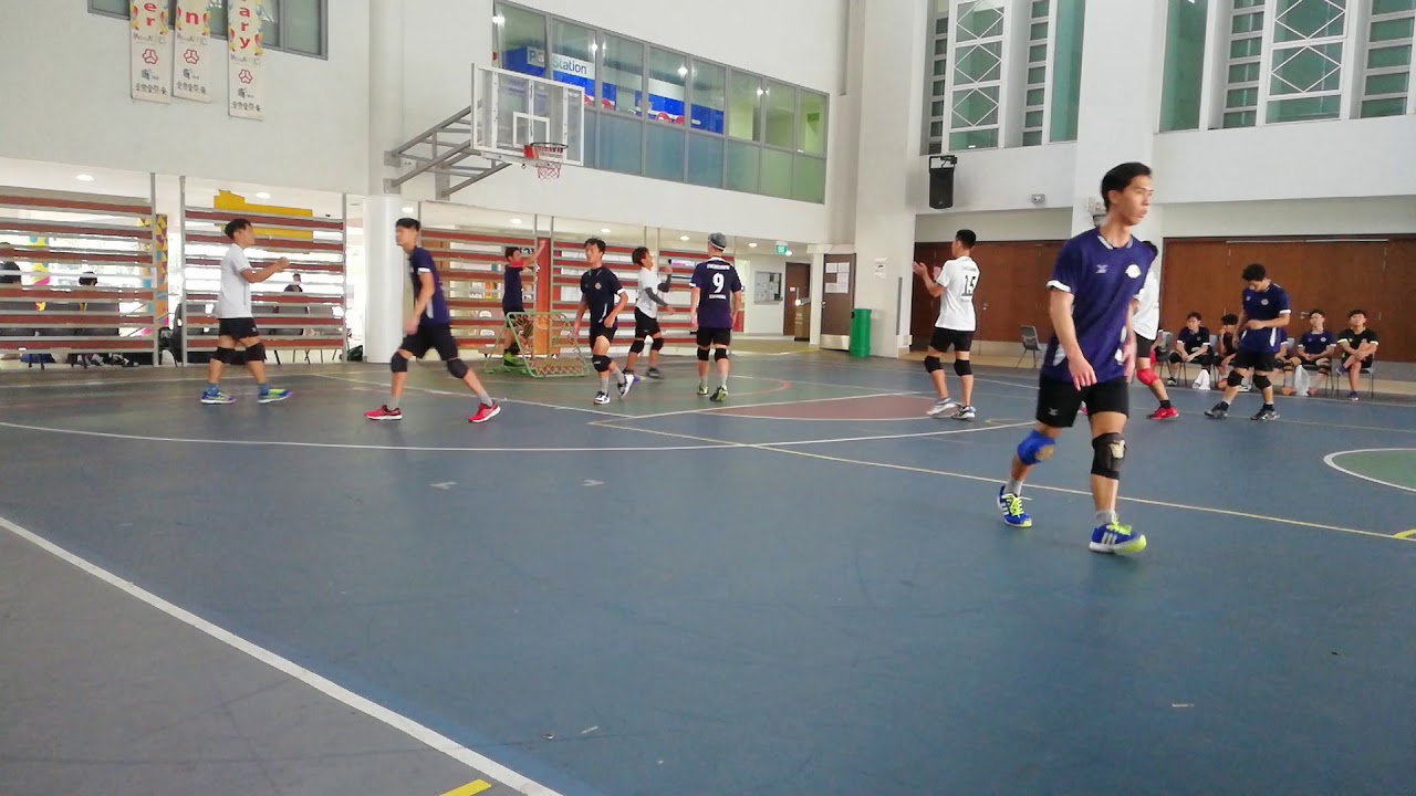 FBT League 2018: Freakshow vs Crossrunners (Mens) 1st Period - YouTube