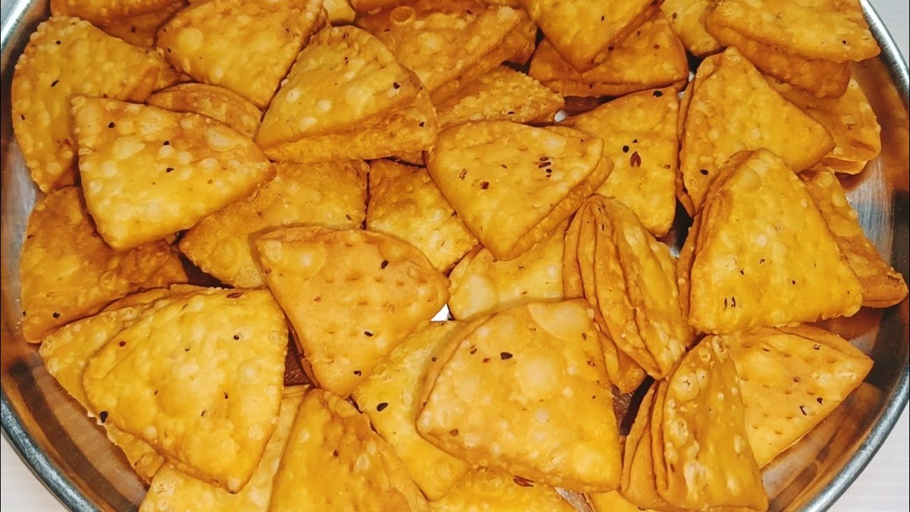 Masala Nimki Recipe ॥ एकदम खस्ता क्रिस्पी परतों वाली मसाला निमकी बनाने ...
