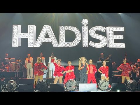 Hadise live in manisa part 1 in 4K(subscribe and like for part 2)