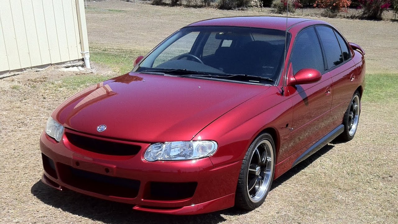 Vx commodore respray - YouTube