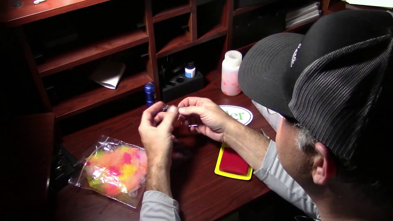 Tying Spawn Sacks for Steelhead Fishing - YouTube