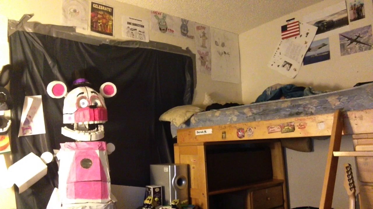 funtime freddy sings : feel good inc by gorillaz! - YouTube