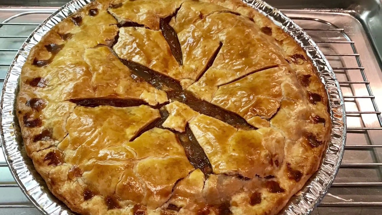 Apple Pie Comes Alive - YouTube