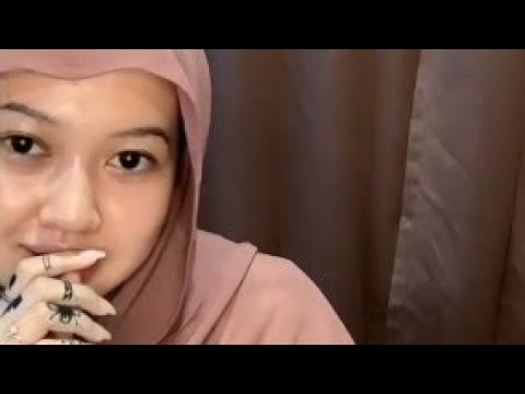 LIVE STREAMING CEWEK HIJAB MAKAN MARTABAK KEBELET KENTUT