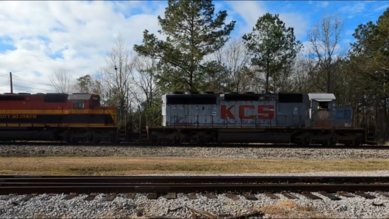 KCS Grey Ghost SD40-2 #3219 Leads KCS Job 16 through Hattiesburg, MS ...
