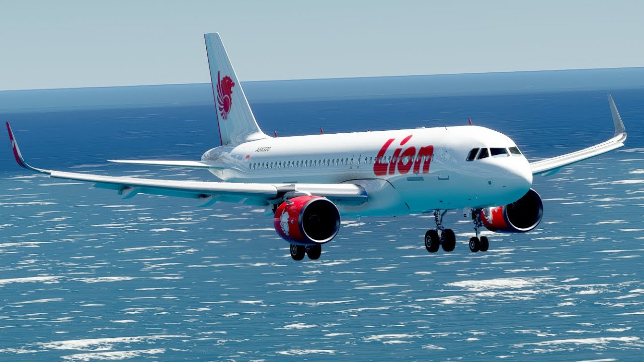 Dangerous Airport!! VERY LOW !!! nearly crashed into a Lion Air Airbus ...