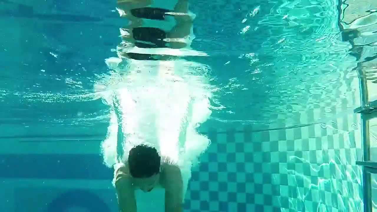 Underwater swimming - YouTube