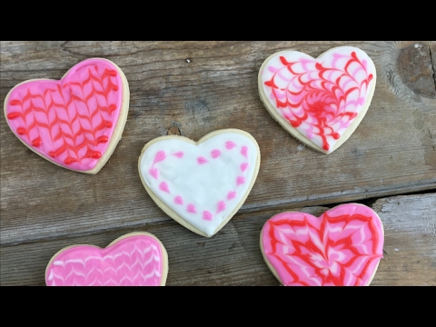 Valentine's Day Heart Cookie Decorating - YouTube