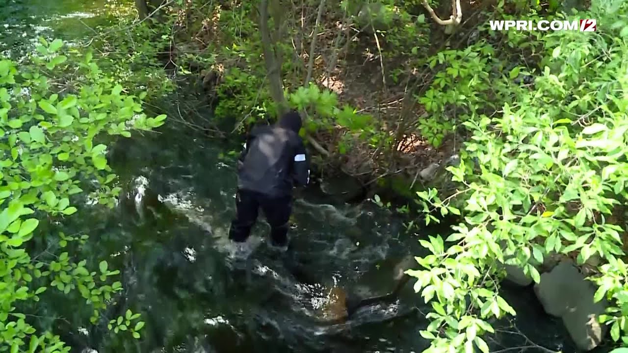 VIDEO NOW: Police search river near Mansfield murder scene - YouTube