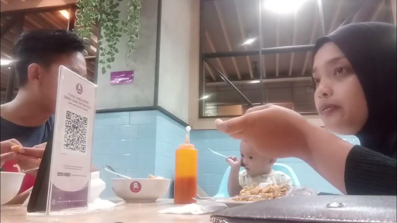 Alesha jalan jalan kemall //kehebohan makan ber4 #aleshajihannafisa - YouTube