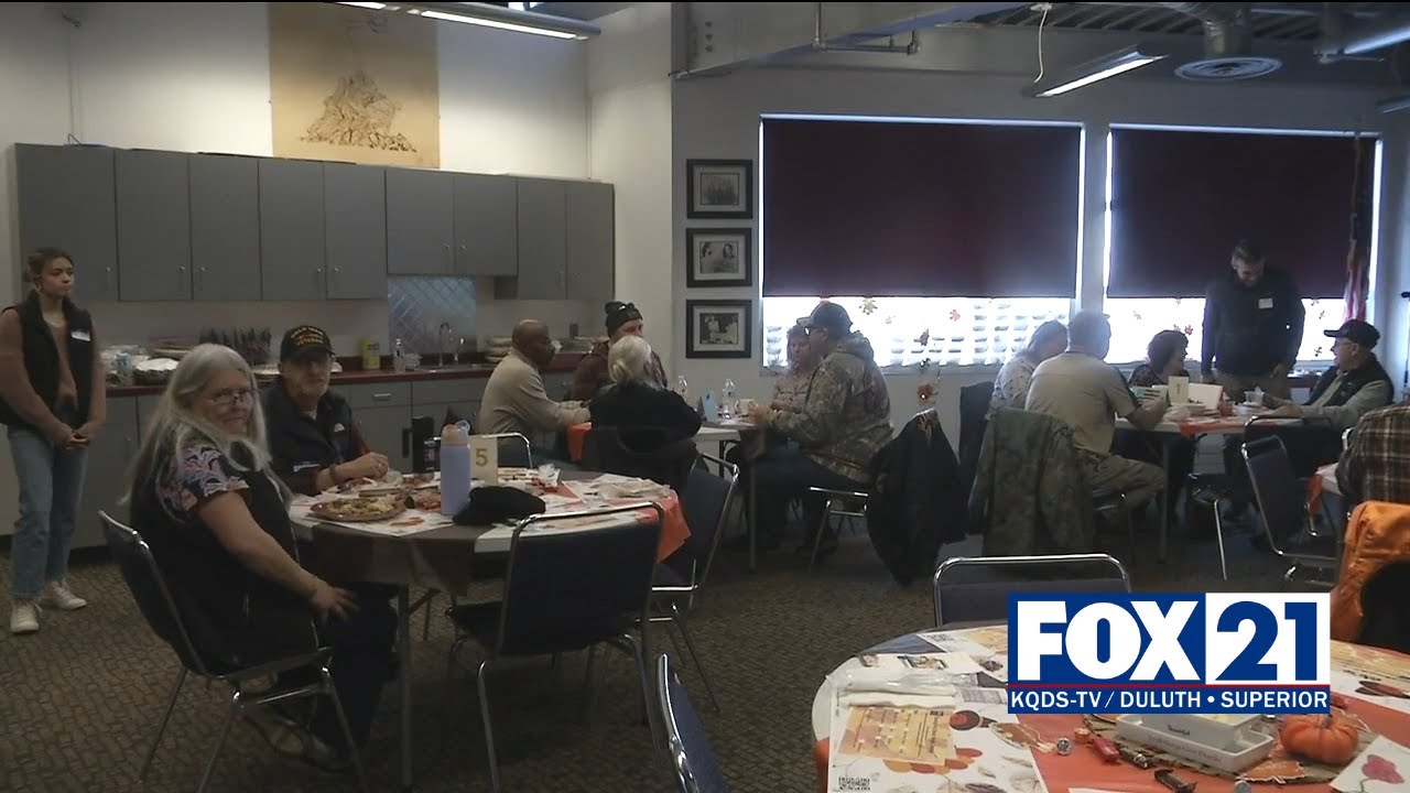 Veterans gather for annual Thanksgiving dinner at Bong Museum - YouTube