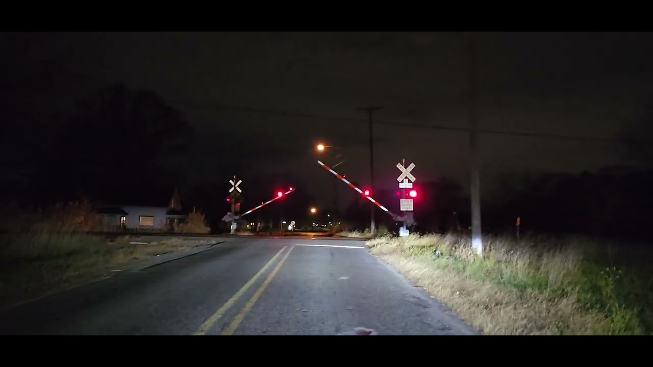 LSRC 6305 & LSRC 6301 Northbound Saginaw - YouTube