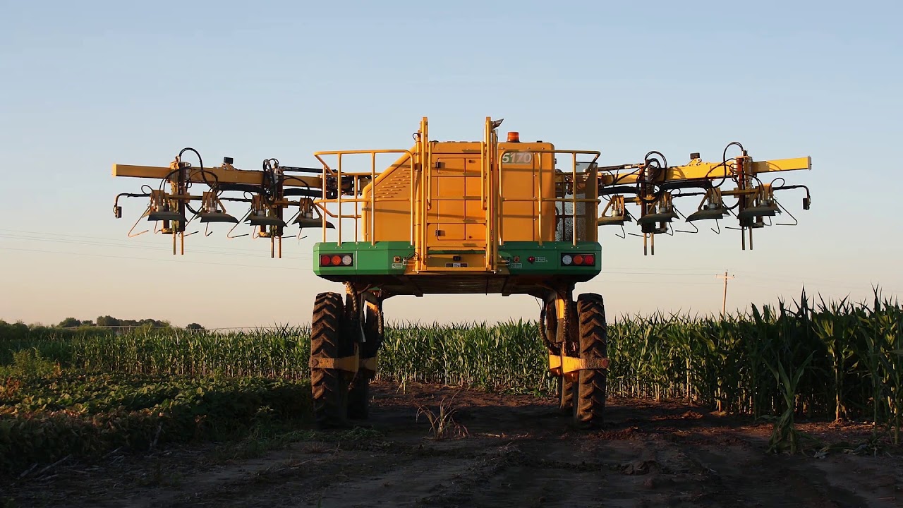 5180 Next generation detasseler - YouTube