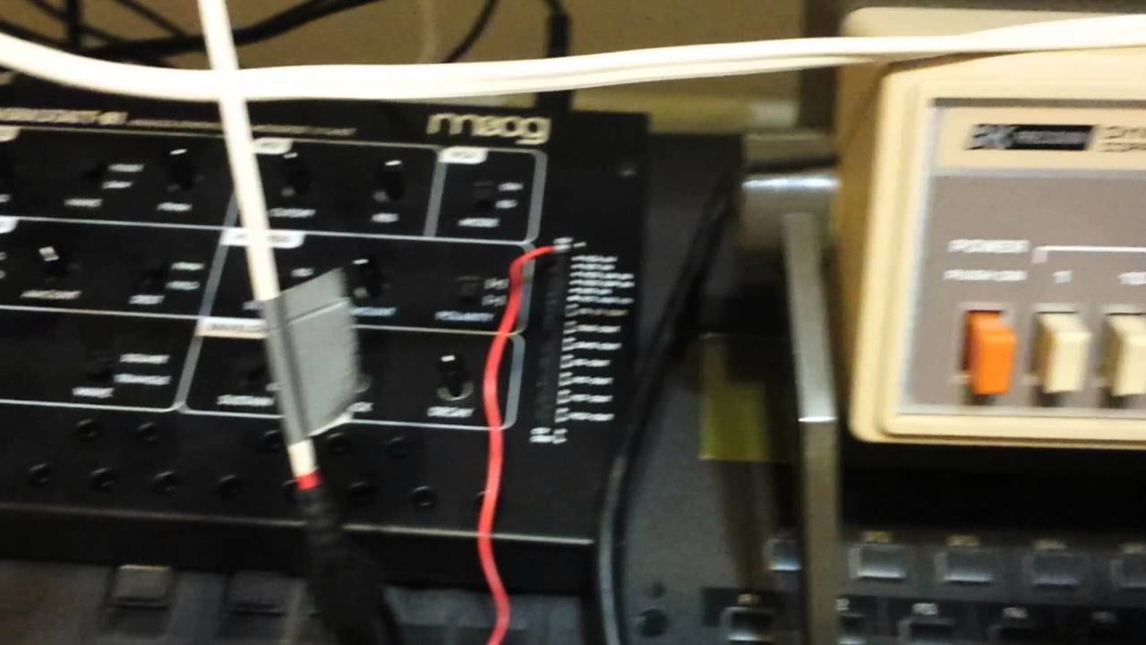 Moog synth plus function generator - YouTube