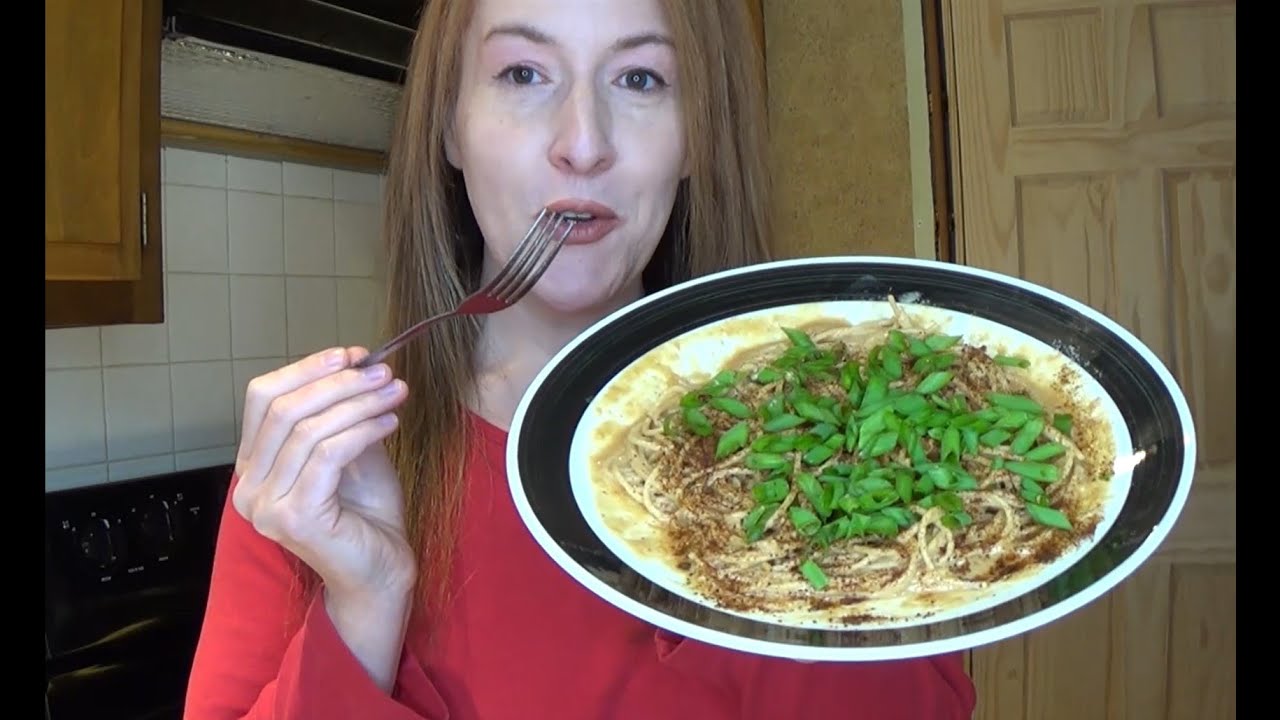 Low-Income Meals: Chili Peanut Noodles - YouTube
