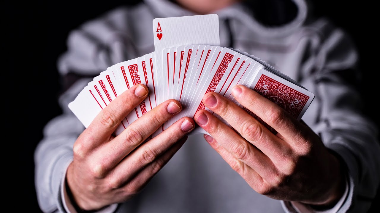 EASIEST MAGIC TRICK FOR BEGINNERS - Tutorial - YouTube