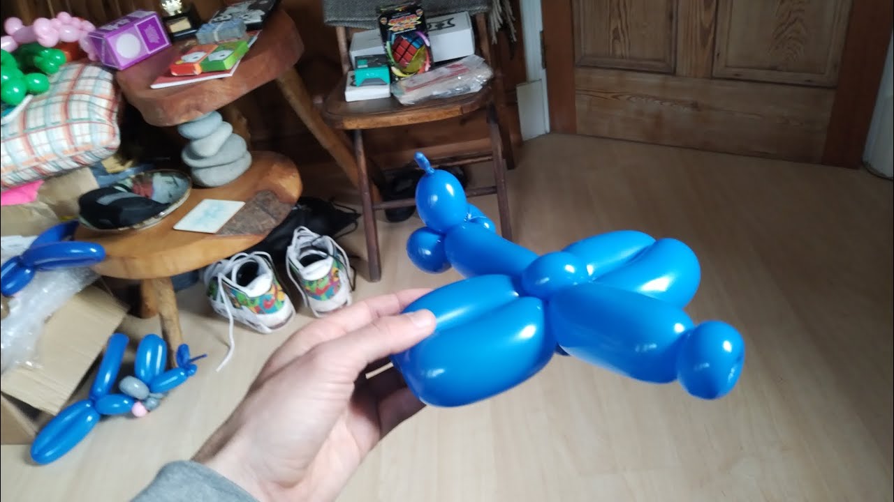 How to make a basic aeroplane balloon model - YouTube