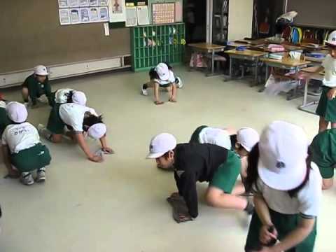 Japanese School Cleaning Time! - YouTube