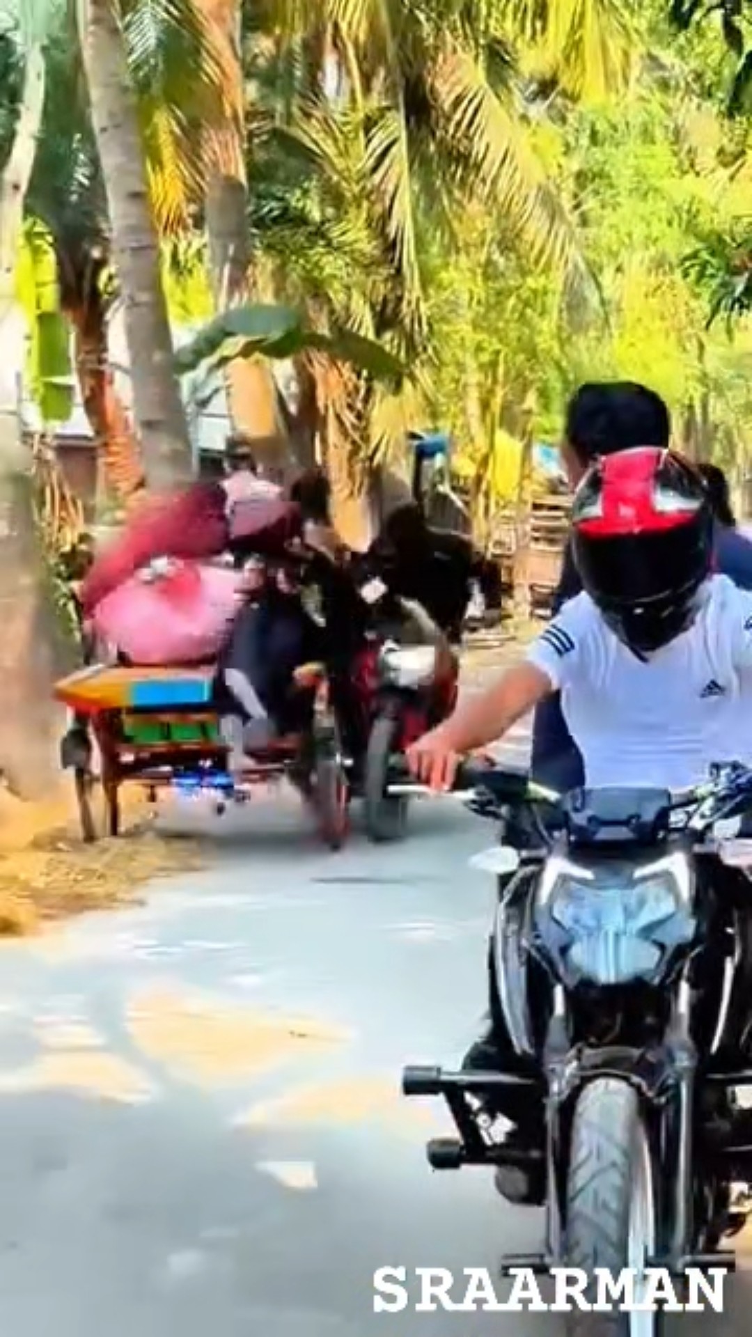 #apache_rtr girl reaction bike rider @Sraarman @RajaDc77 #viralvideo # ...
