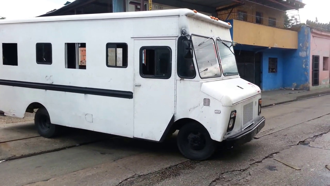 Chevrolet p30 1985 (chevy step van) day 1 - YouTube