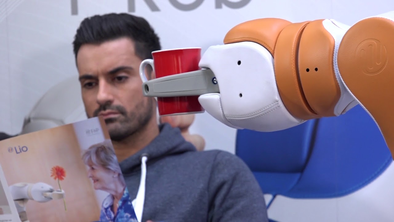 Comedian Tan Caglar erkundet die REHACARE 2017 - YouTube