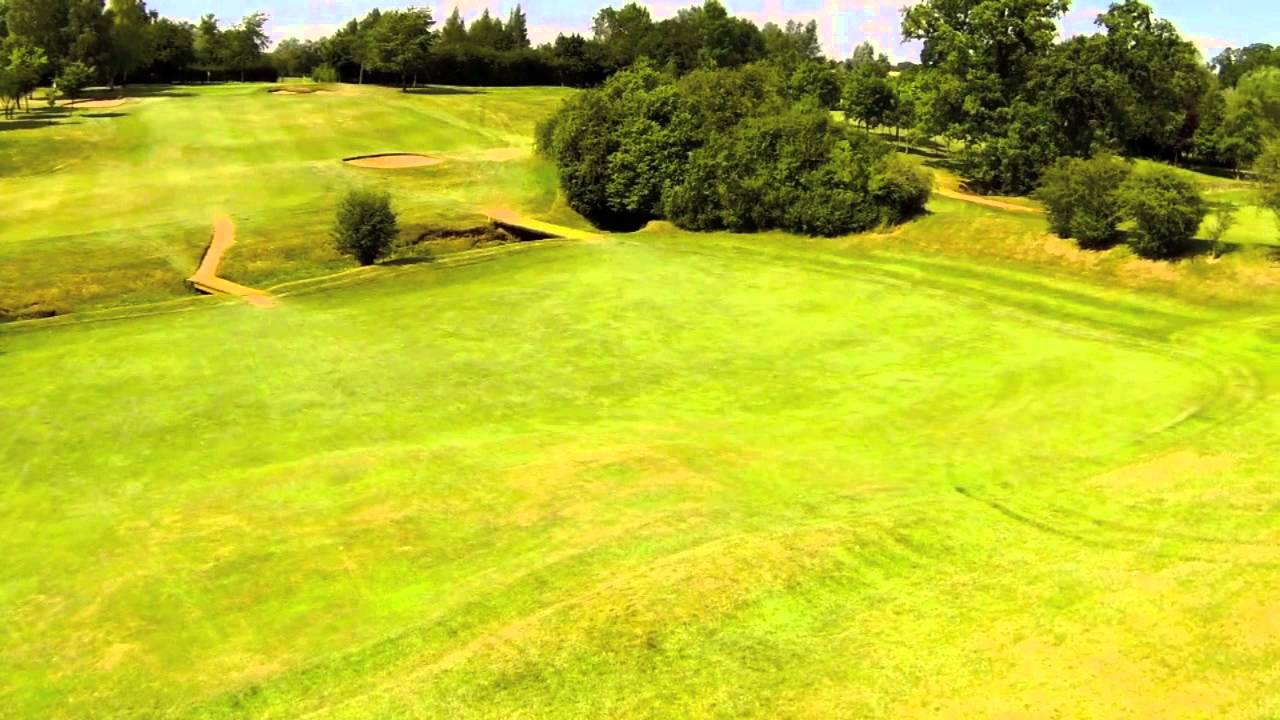 Buckingham GC 1st hole - YouTube